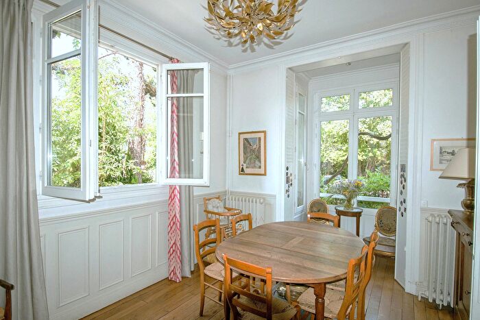 Maison 8 pièces à La Celle-Saint-Cloud, Les Gressets, à vendre