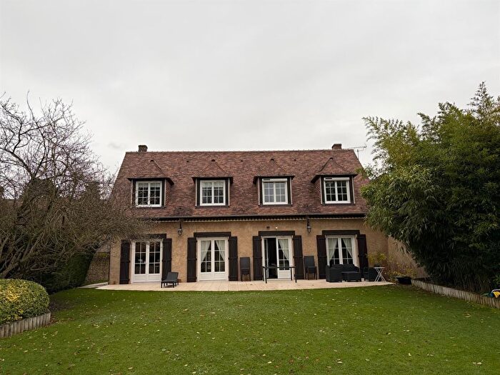 Maison à vendre - Ménilles - 8 pièces - 4 chambres