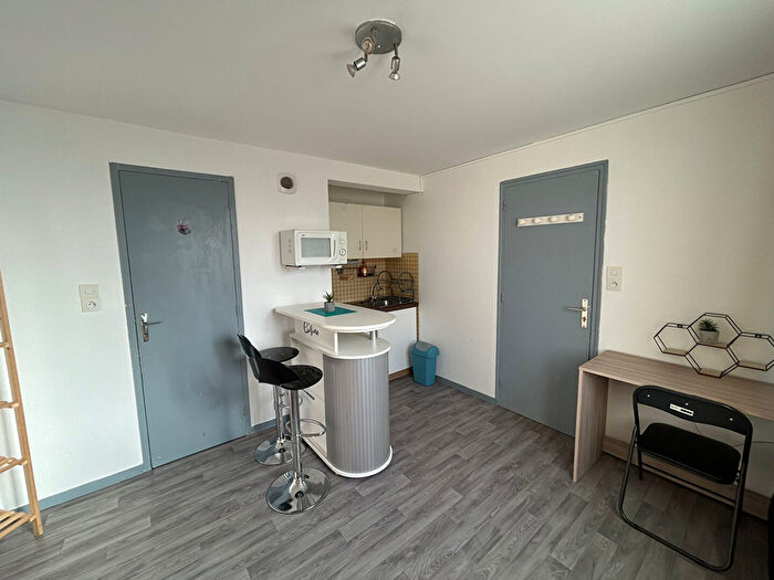 Appartement à louer - Bressuire, Vallette - 1 pièce