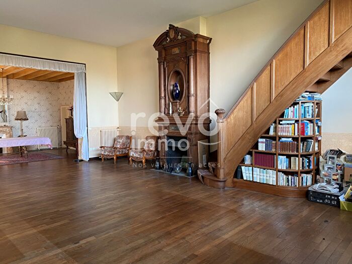 Maison à vendre - Guécélard - 11 pièces - 5 chambres