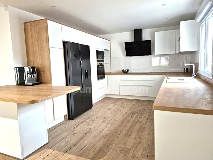 Maison à vendre - Mirefleurs - 5 pièces - 4 chambres