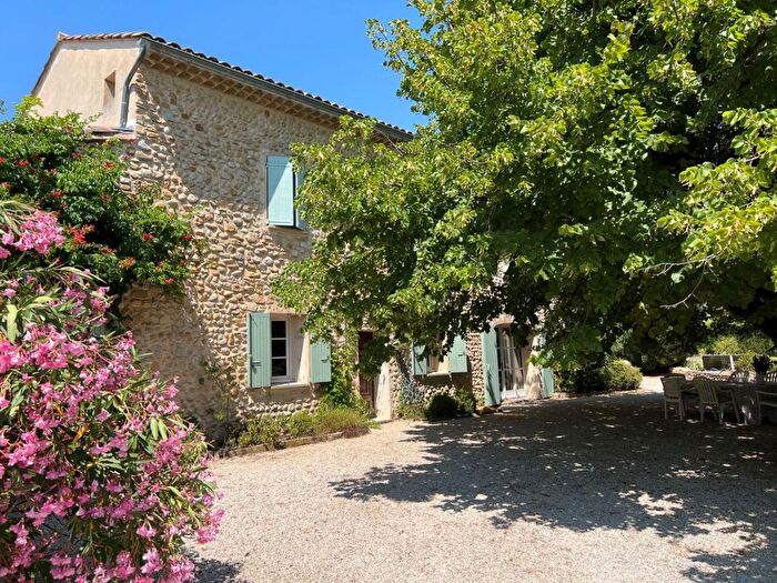 Maison 10 pièces à Séguret, à vendre