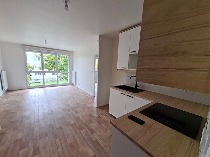 La Madeleine, Chartres : Appartement 2 pièces à louer
