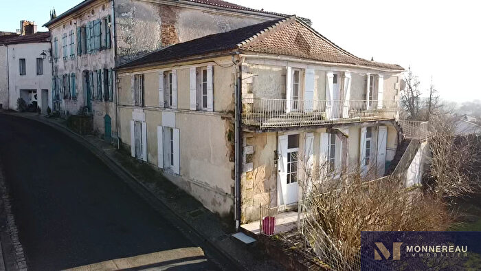 Maison à vendre - Montmoreau-Saint-Cybard - 6 pièces - 4 chambres