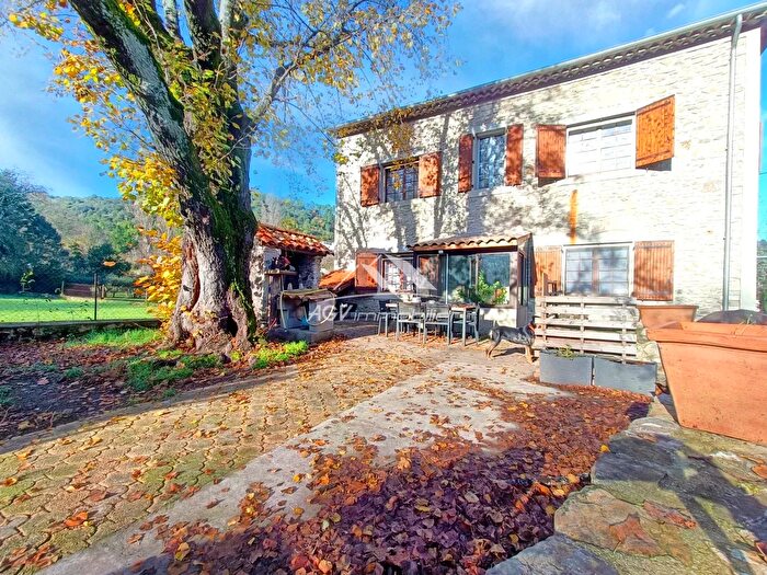 Maison à vendre - Saint-Ambroix - 8 pièces - 6 chambres