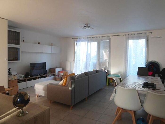 Maison à louer - Centre Ville, Les Mureaux - 4 pièces - 3 chambres