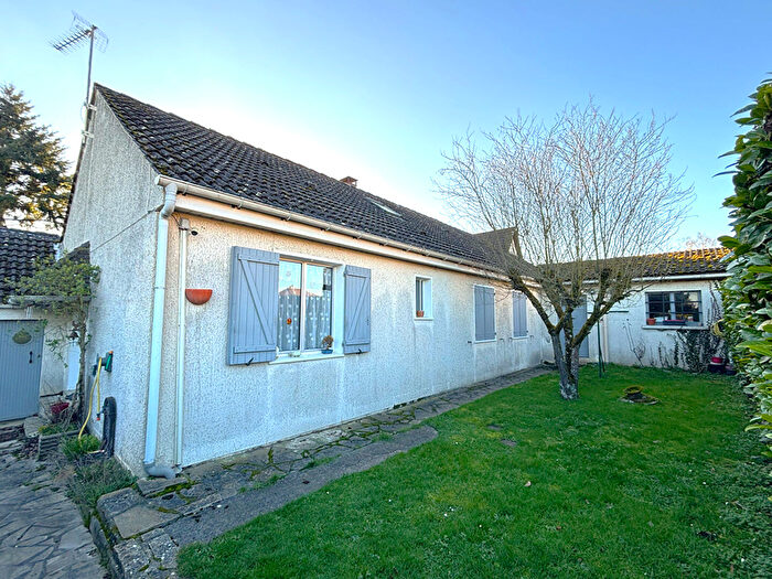 Maison à vendre - Novillers - 6 pièces - 4 chambres