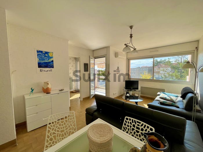 Appartement 5 pièces à postalCode, à vendre