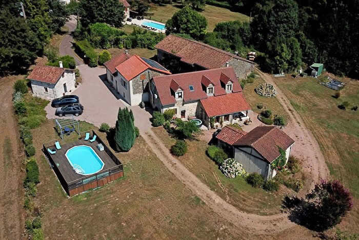 Maison à vendre - Champs-Romain - 9 pièces - 5 chambres