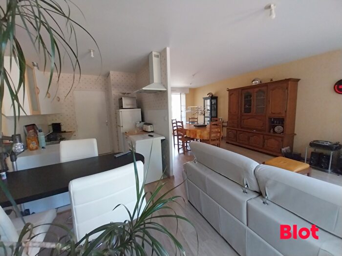 Appartement 3 pièces à Vitré, Maison Rouge, à vendre