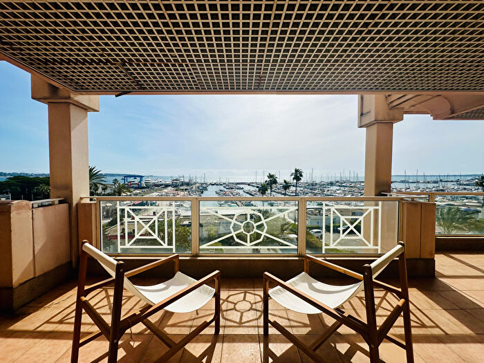 Appartement à vendre - Vallauris, Golfe Juan, Vieux Port - 6 pièces - 4 chambres