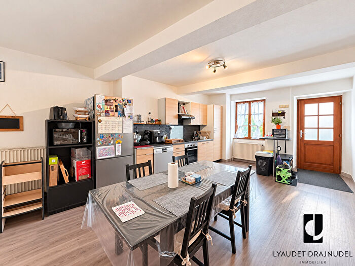 Saint-Symphorien-de-Lay : Appartement 5 pièces à vendre
