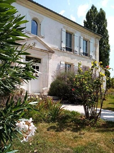 Maison à louer - Sainte-Sévère - 7 pièces - 6 chambres