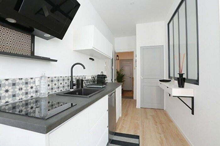 Appartement à louer - Centre Ville, Dax - 1 pièce