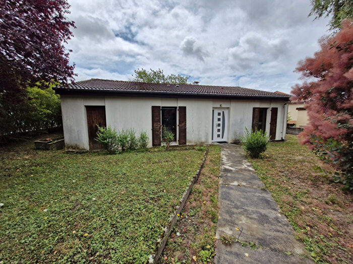 Maison à vendre - Château-Salins - 6 pièces - 5 chambres