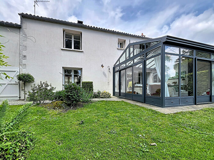 Maison 4 pièces à Fontenay-le-Comte, Chamiraud, Grissais, Le Gros Noyer, à vendre