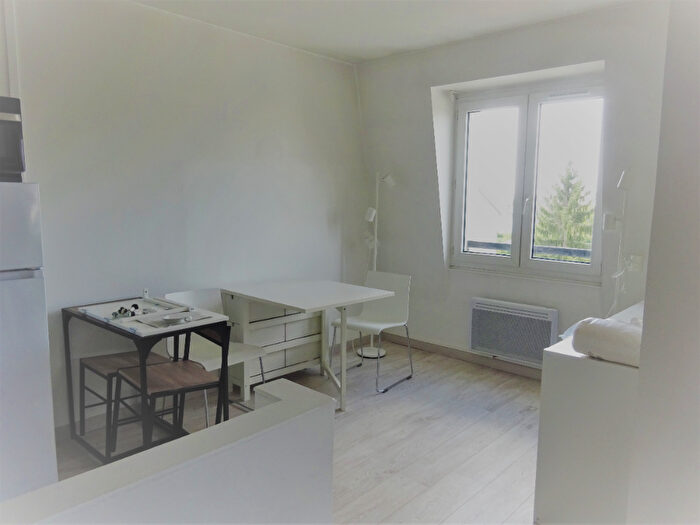 Appartement 1 pièce à Mantes-la-Jolie, Centre-ville, à louer