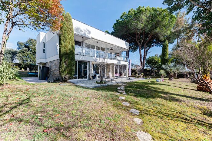 Maison 6 pièces à vendre à Biot