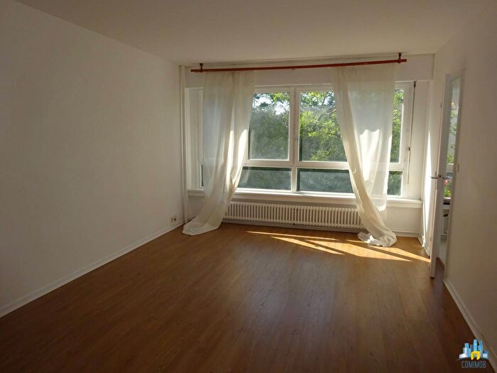 Appartement 1 pièce à louer - Hôtel de Ville, Courbevoie