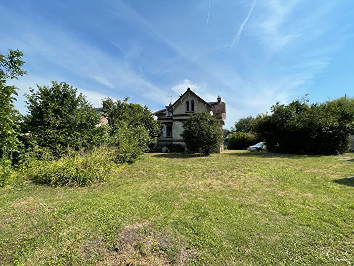 Maison 5 pièces à Tracy-le-Mont, à vendre