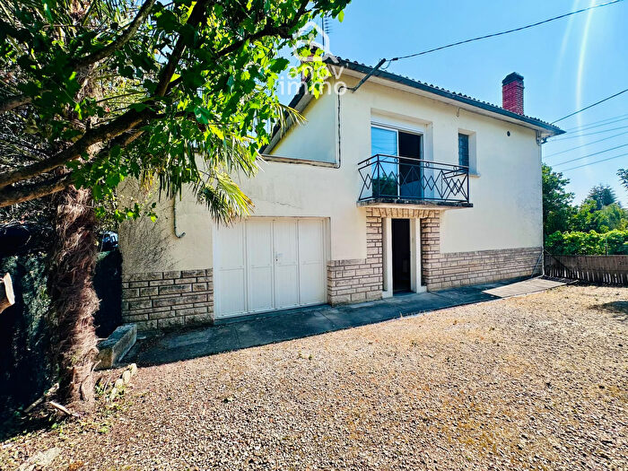 Angoulême, Sillac, La Grande Garenne : Maison 8 pièces à vendre