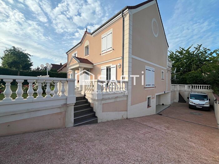 Maison 8 pièces à Val-de-Reuil, Côteaux, Grosse Borne, Garancière, à vendre