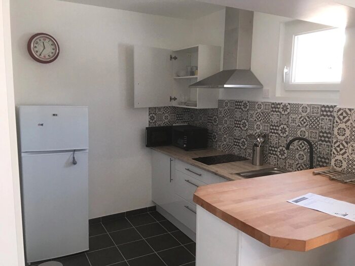 Appartement à louer - Montceau-les-Mines, Centre-ville - 1 pièce