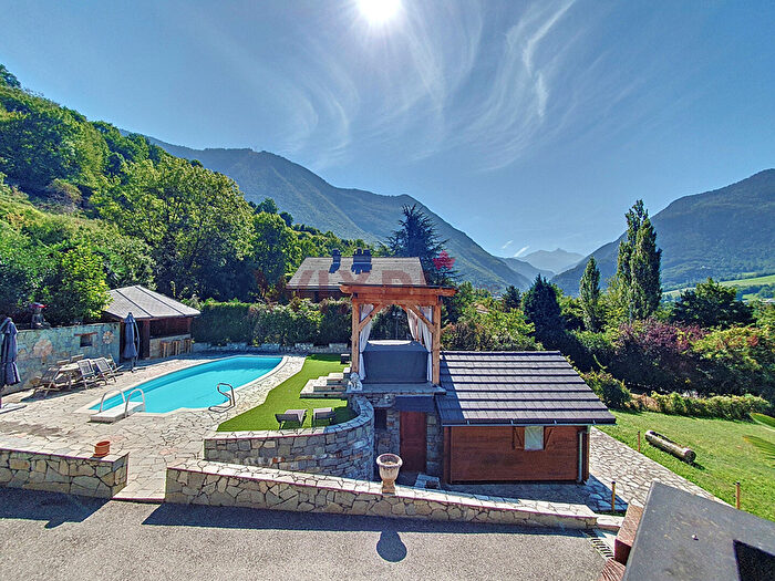 Maison à vendre - Aigueblanche - 7 pièces - 4 chambres