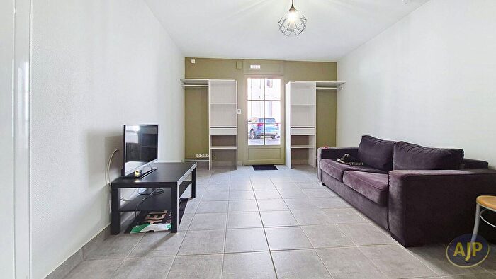 Appartement à louer - Ouest, Luçon - 1 pièce