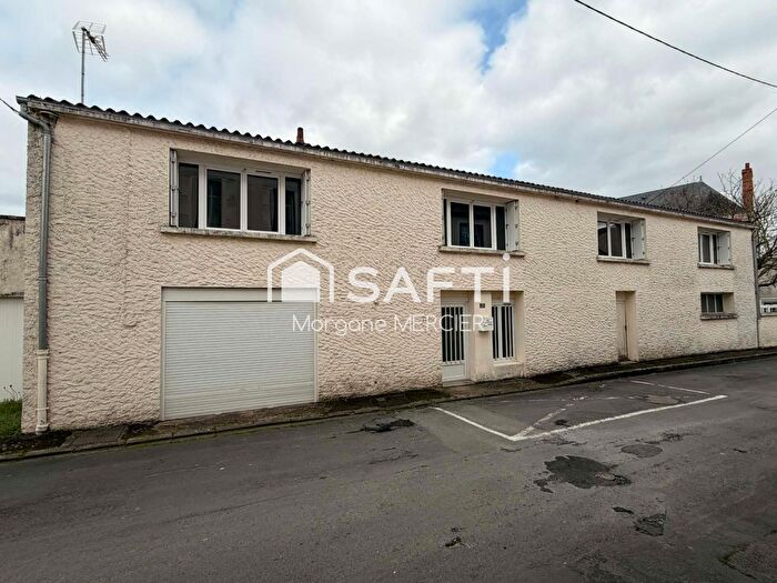 Maison à vendre - Thouars - 5 pièces - 3 chambres