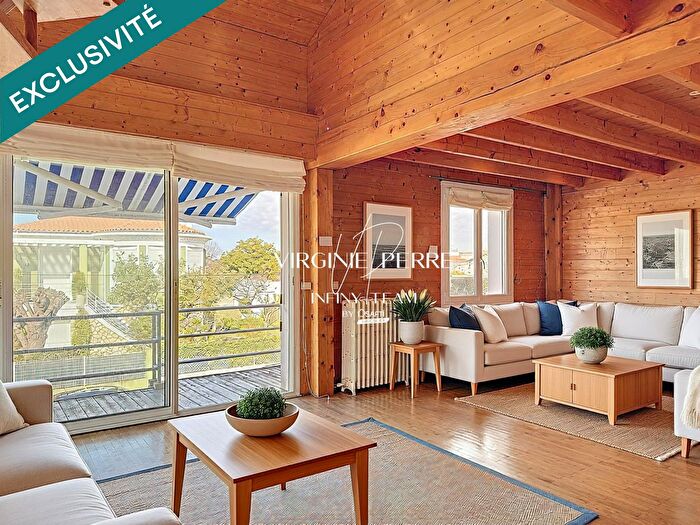 Appartement à vendre - Royan, Centre-ville - 4 pièces - 3 chambres