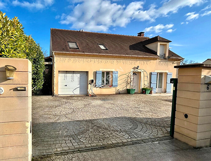 Maison à vendre - Luzarches - 7 pièces - 5 chambres