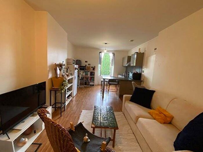 Appartement à louer - Saint-Genis-Laval - 1 pièce