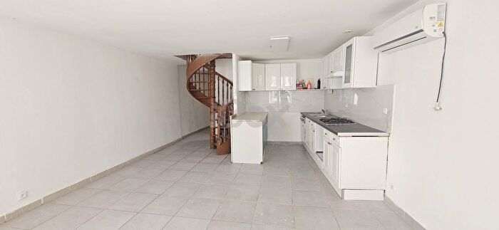 Appartement à louer - Brignoles, Extension années - - 4 pièces - 3 chambres