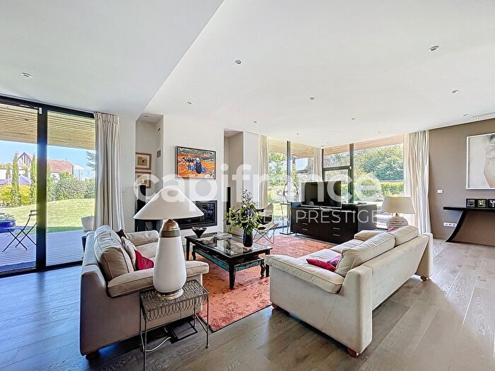 Maison à vendre - Saint-Cyr-sur-Loire, République, Fosses Boissées, Hôtel de ville - 6 pièces - 5 chambres