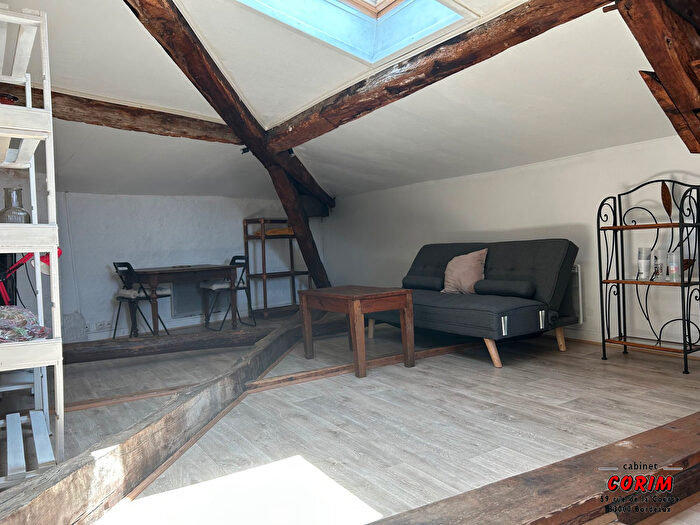 Appartement à louer - Bordeaux - 2 pièces - 2 chambres