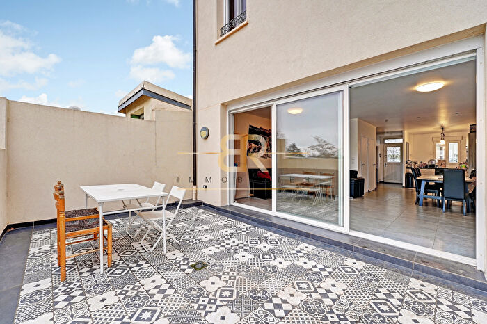 Maison à vendre - Villejuif, Haute-Buyères, Esselières - 10 pièces - 8 chambres