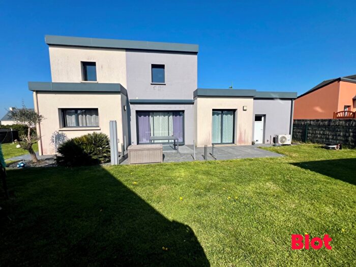 Maison à vendre - Irodouër - 4 pièces - 3 chambres