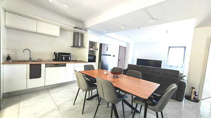 Appartement à vendre - Saint-Pierre, Centre-ville - 3 pièces - 2 chambres