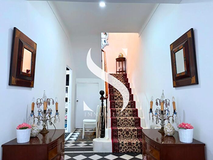 Maison à vendre - Vallauris, Centre-ville - 5 pièces - 3 chambres