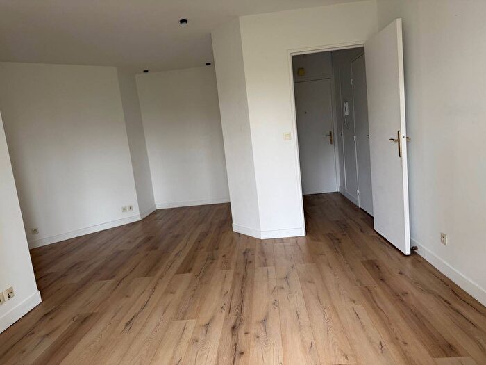 Appartement à louer - Hôtel de Ville, Courbevoie - 1 pièce