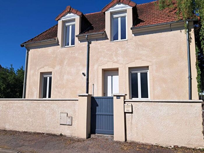 Maison à louer - Saint-Léger-des-Vignes - 5 pièces - 3 chambres