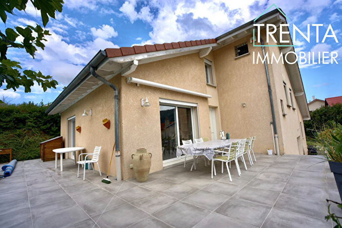 Maison 5 pièces à Voiron, à vendre