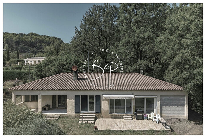 Maison à vendre - Salernes - 5 pièces - 2 chambres