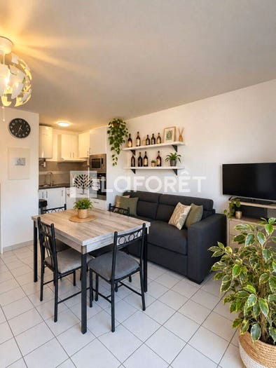 Mairie Rouxel-Sud Est, Pontault-Combault : Appartement 1 pièce à louer