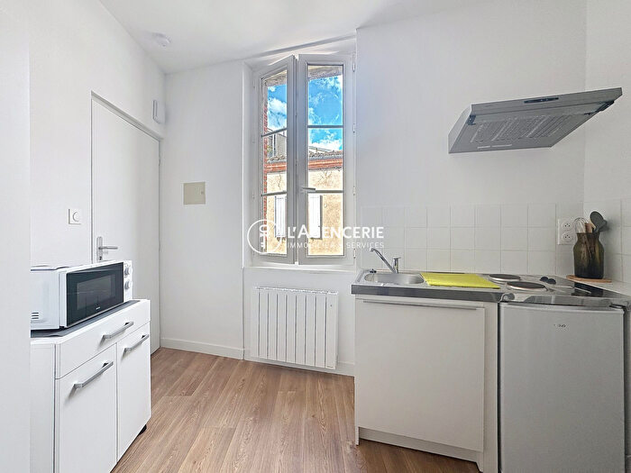 Appartement 1 pièce à Albi, Centre-ville, à louer
