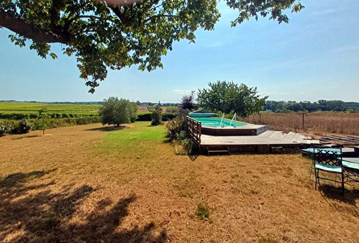 Maison à vendre - Saint-Fort-sur-Gironde - 8 pièces - 4 chambres