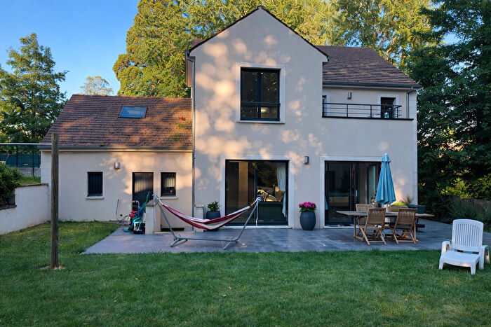 Maison à vendre - Crespières - 8 pièces - 6 chambres