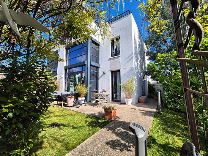 Maison 5 pièces à Saint-Cyr-lécole, Fontaine Saint-Martin, à vendre