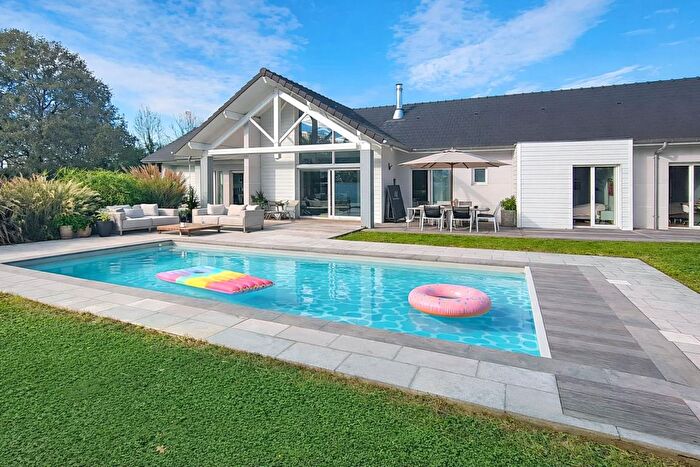 Maison à vendre - Buros - 5 pièces - 4 chambres